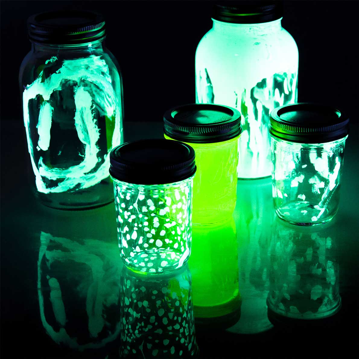 Steve Spangler Science® Glow Powder Kit and Black Light - 1 multi-item kit